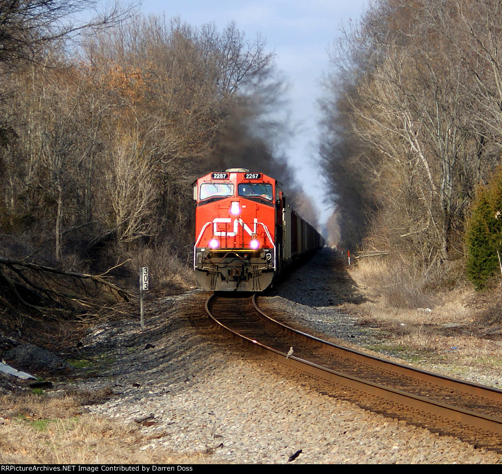 CN 2267 leads a loaded coal train up Templeton Hill